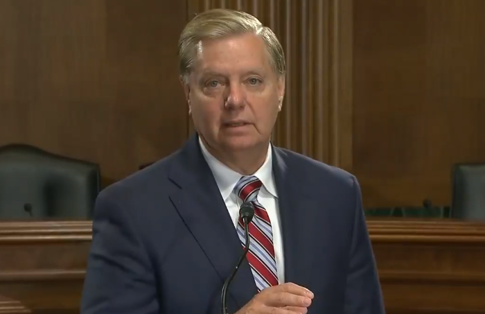 Key GOP Senator urges Trump to cut deal with Dems on immigration – KIRO ...