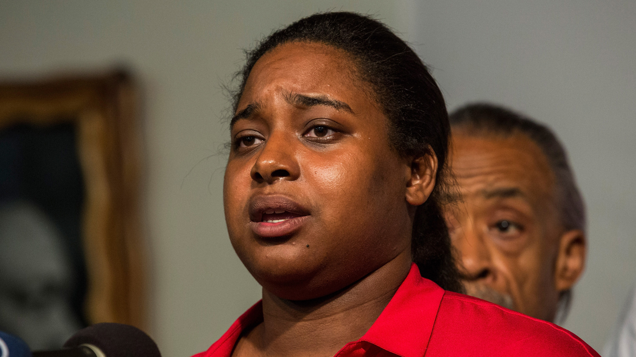 Erica Garner rips Clinton campaign for emails about her father's death ...