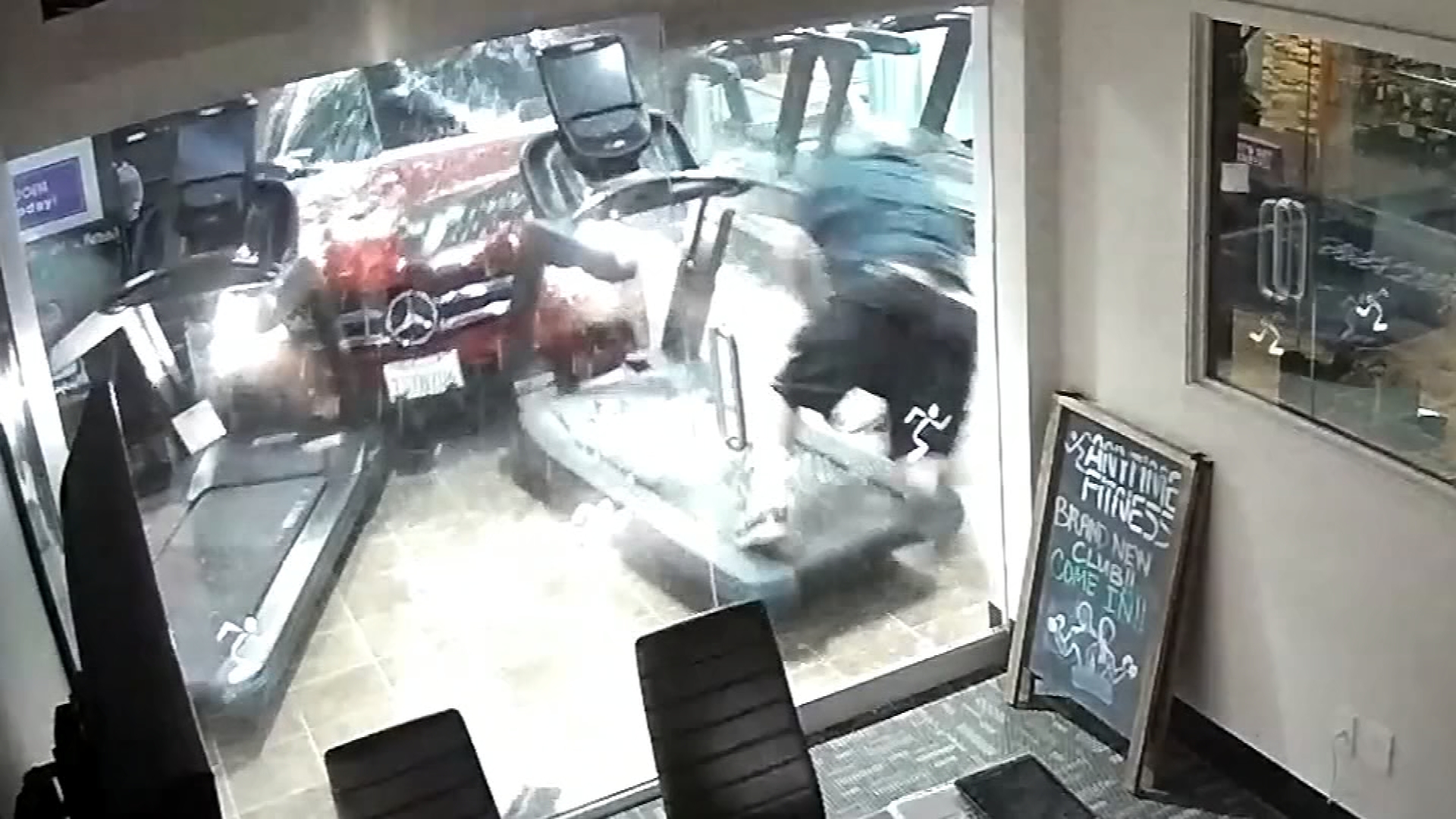 SUV crashes into gym, throwing man who was on treadmill – WPXI