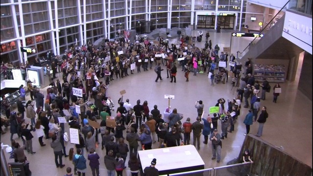 Sea-Tac Airport officials defending their response to travel ban ...