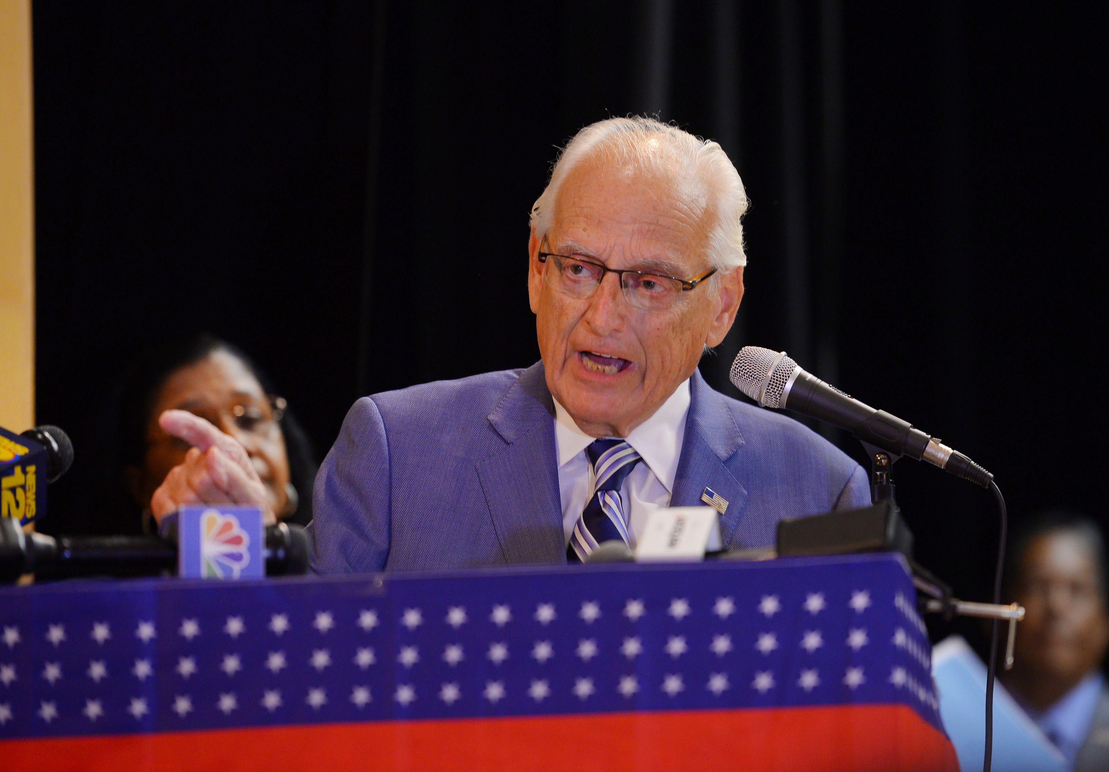 New Jersey Rep. Bill Pascrell nearly collapsed at press conference – WPXI