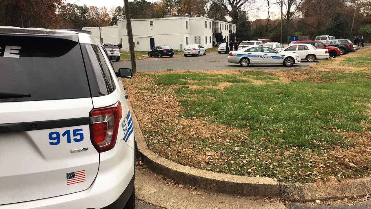 1 hurt in northwest Charlotte shooting, police say – WSOC TV