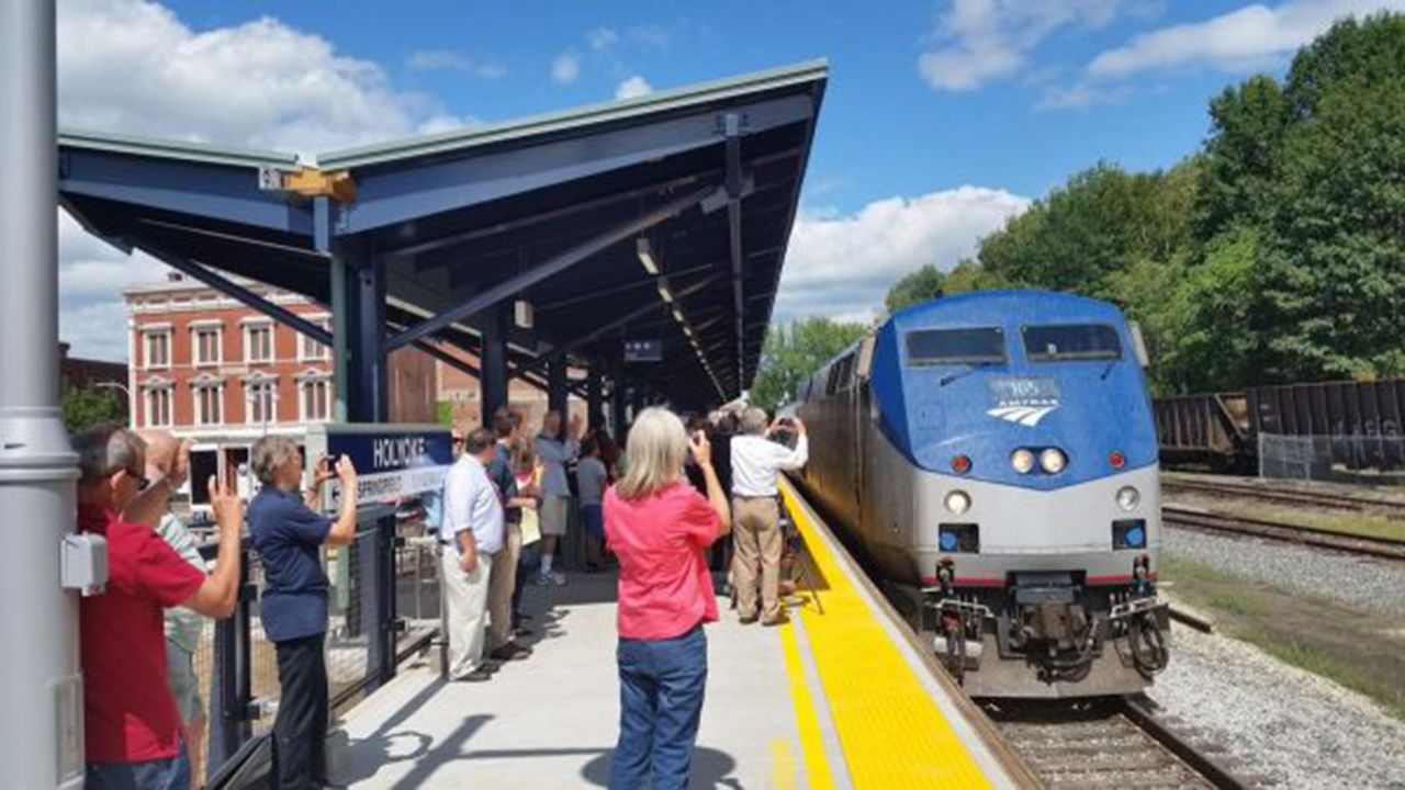 Amtrak Valley Flyer launches rail service through Western Mass ...