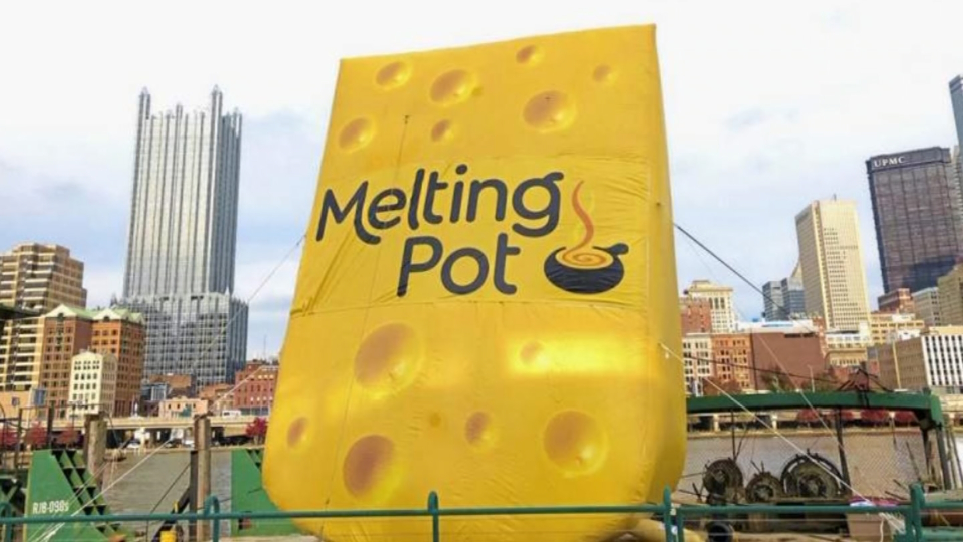 30-foot inflatable cheese sculpture docks in Pittsburgh – WPXI