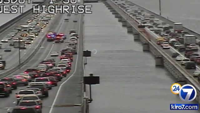 DUI crash closes I-90 EB lanes over floating bridge – KIRO 7 News Seattle
