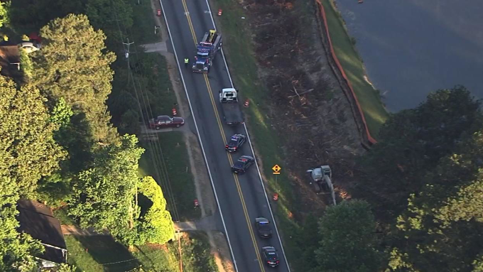 3 dead after chase ends in crash into lake – WSOC TV