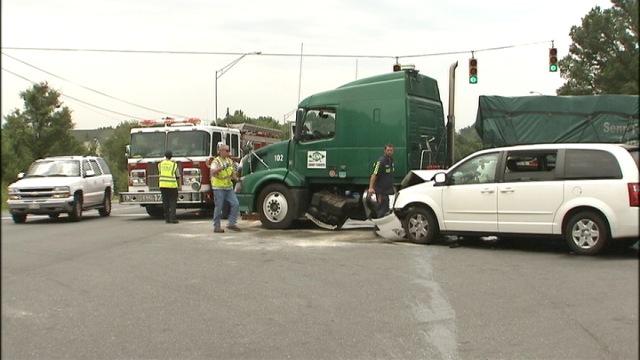 Crews clean up fuel after Billy Graham Parkway wreck – WSOC TV