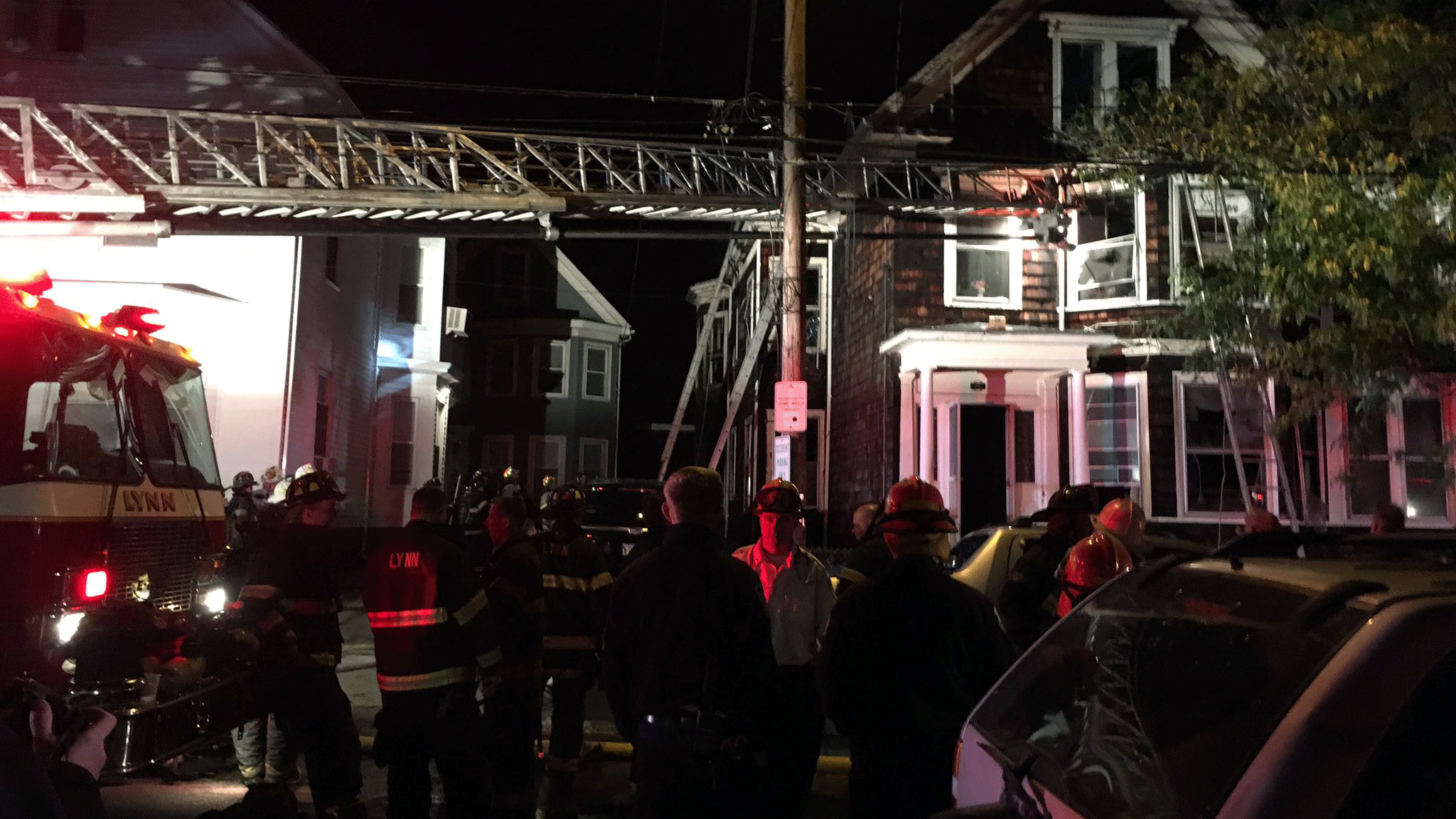 Firefighters rescue 2 people trapped in burning Lynn home – Boston 25 News