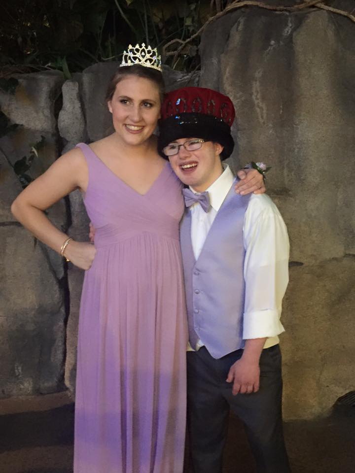 Student with Down syndrome gets 'promposal' from longtime friend – KIRO ...