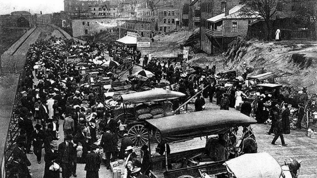 Today in History: Pike Place Market opens in 1907 – KIRO 7 News Seattle